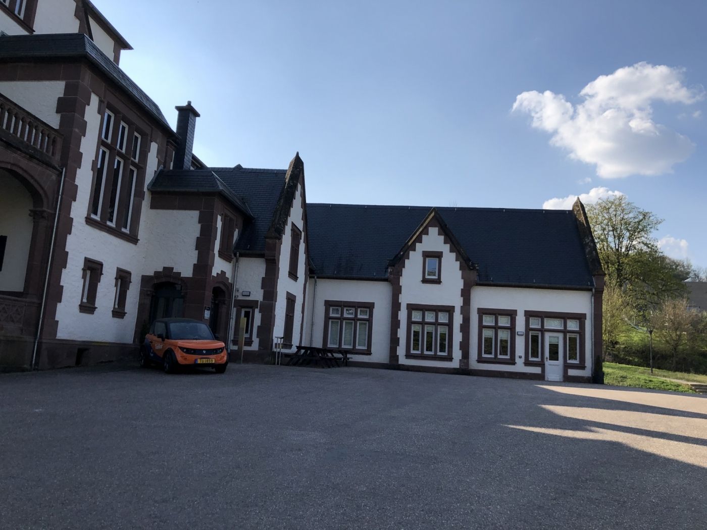 Bus Parking - Tudor Museum - Mullerthal